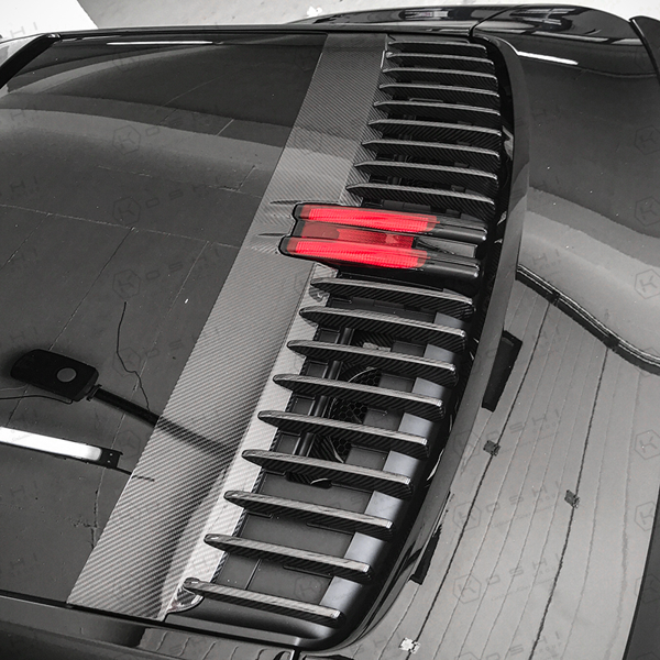 Porsche 992 Rear Trunk Central Trim - Carbon Fibre – TMC Motorsport